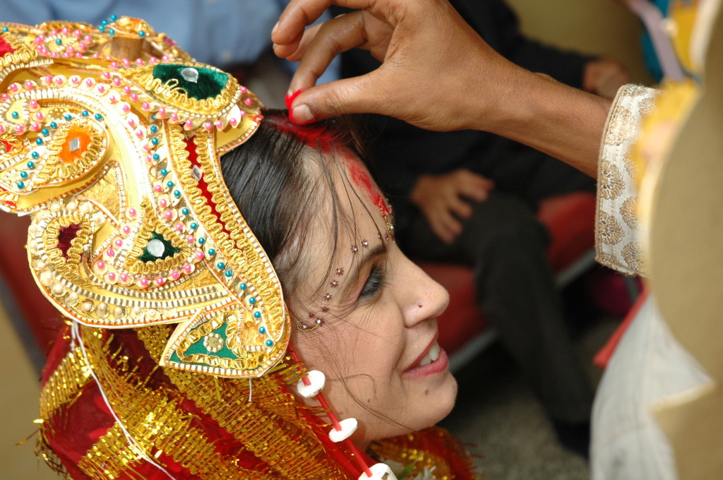 Hindu Hair Style: Why Hindu women put Kunkum on Parting of Hair? (Post ...